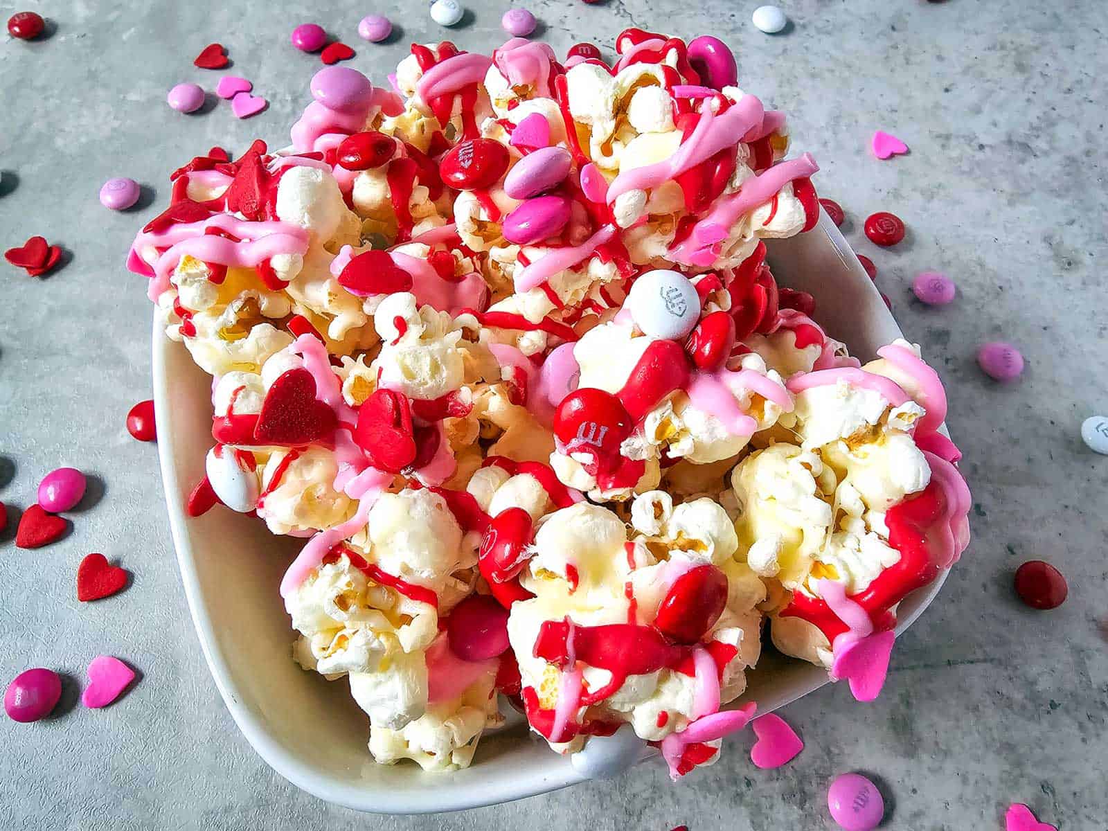 Red & Pink Candy Coated Popcorn Recipe With M&Ms – Artsy Fartsy Life
