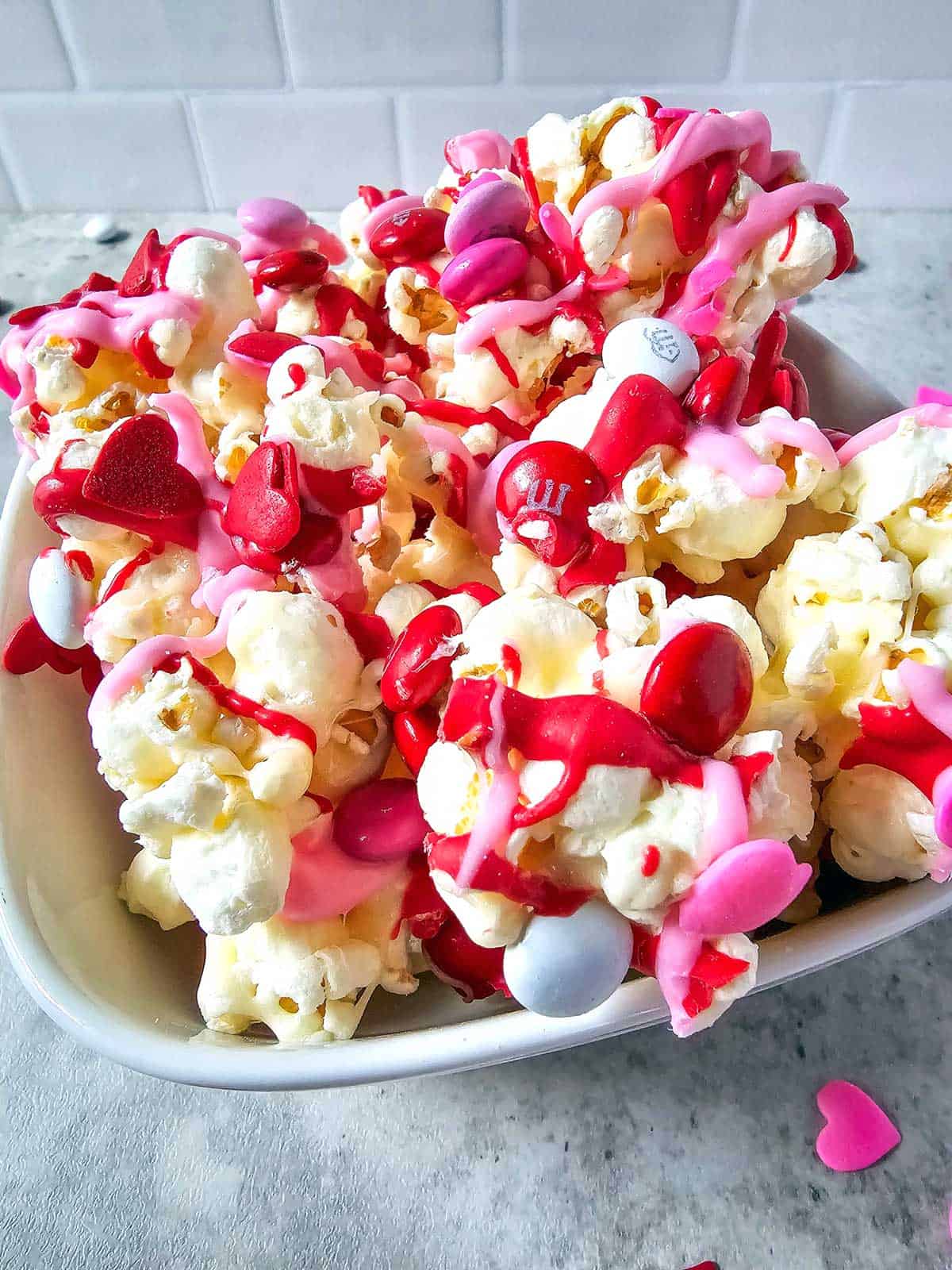 Red & Pink Candy Coated Popcorn Recipe With M&Ms · Artsy Fartsy Life
