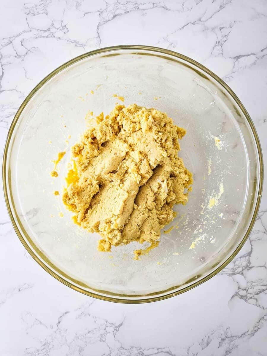 Super Simple Pink Cake Pops! Starbucks Dupe · Artsy Fartsy Life