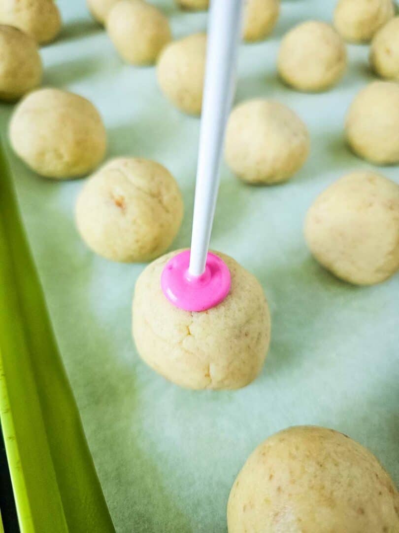 Super Simple Pink Cake Pops! Starbucks Dupe · Artsy Fartsy Life