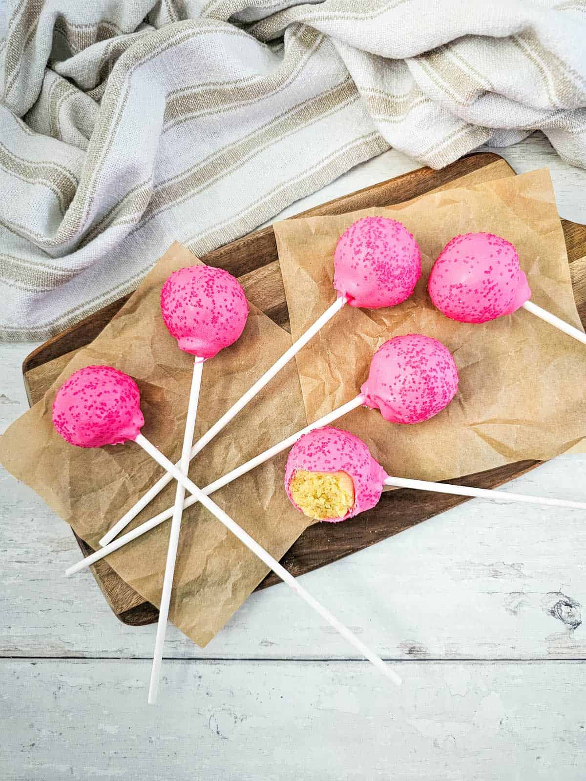 Super Simple Pink Cake Pops! Starbucks Dupe · Artsy Fartsy Life