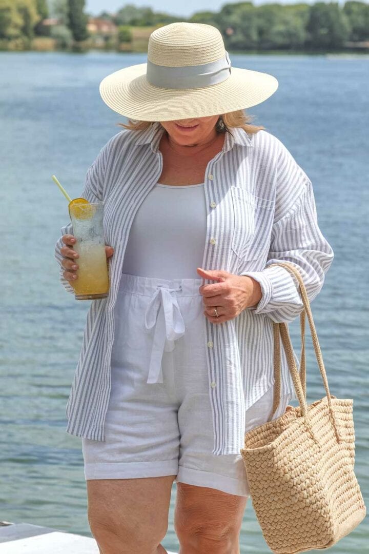 15 Stylish Layered Summer Outfits for Effortless Chic · Artsy Fartsy Life