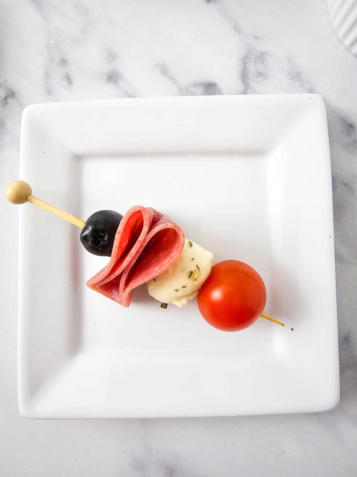 Easy Appetizers Antipasto Skewers for Holidays & Last-Minute Parties ...