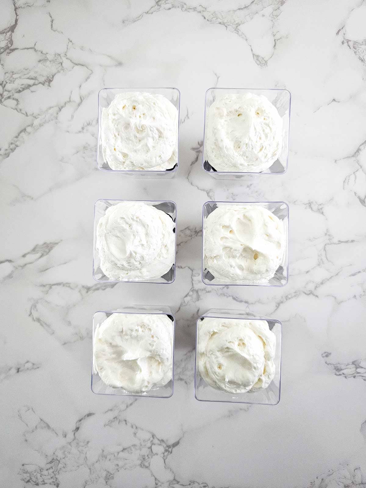 Blueberry Cheesecake Parfait Cups – Easy No Bake Party Dessert · Artsy ...