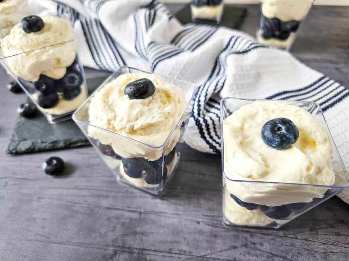 Blueberry Cheesecake Parfait Cups – Easy No Bake Party Dessert – Artsy ...
