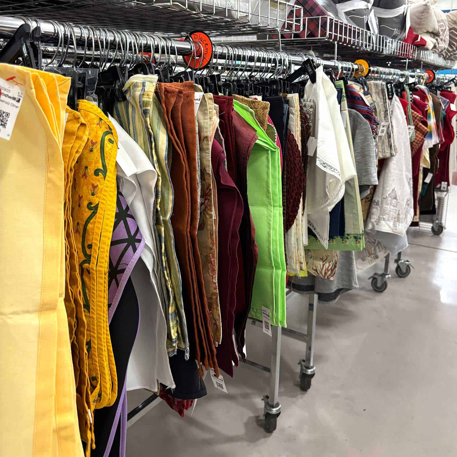 10 Thrift Store Wedding Decor Finds That Are Cheap, Chic, and Charming ...