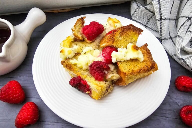 Sweet & Dreamy Brunch Bake! Raspberry Cheesecake French Toast Casserole ...