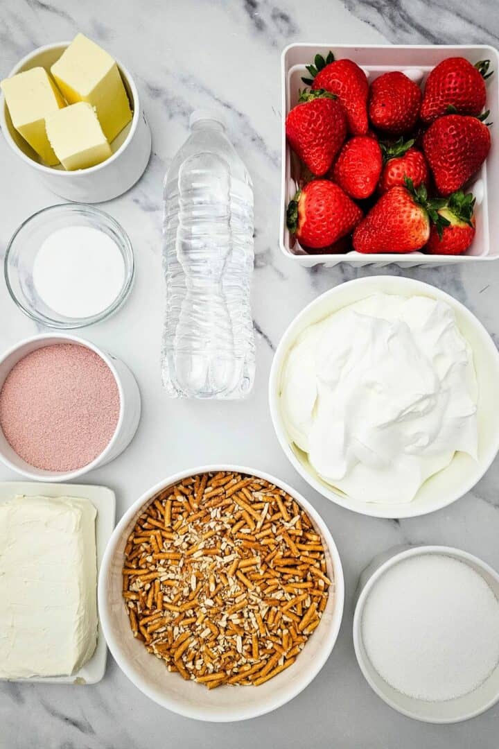 Old Fashioned Strawberry Pretzel Salad (Just Like Grandma Made ...