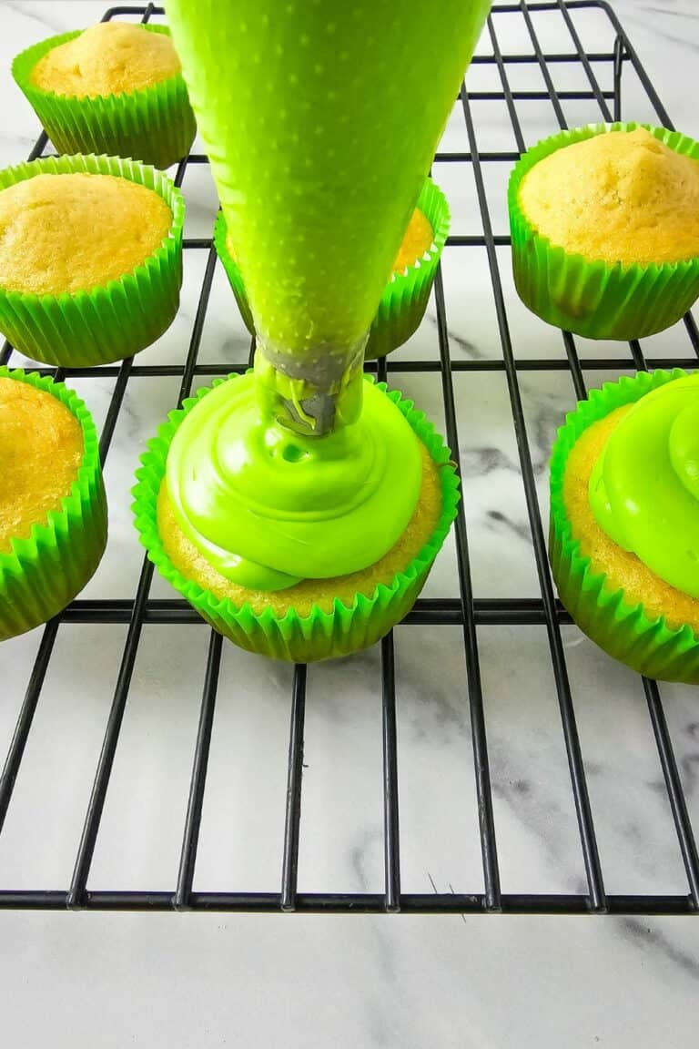 Over the Rainbow St. Patrick’s Day Cupcakes - A Lucky Day Treat ...